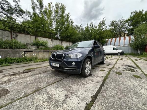 Zils BMW X5 2008 Rīga, ar dzinēja tilpumu 3.00 L un nobraukumu 319 tūkst. km par 7999 €, foto 1 vietnē AUTOMOTO.COM.LV