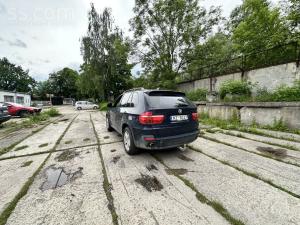 Blue BMW X5 2008 in Riga, with an engine capacity of 3.00 L and mileage of 319 thousand km for 7999 €, photo 5 on AUTOMOTO.COM.LV