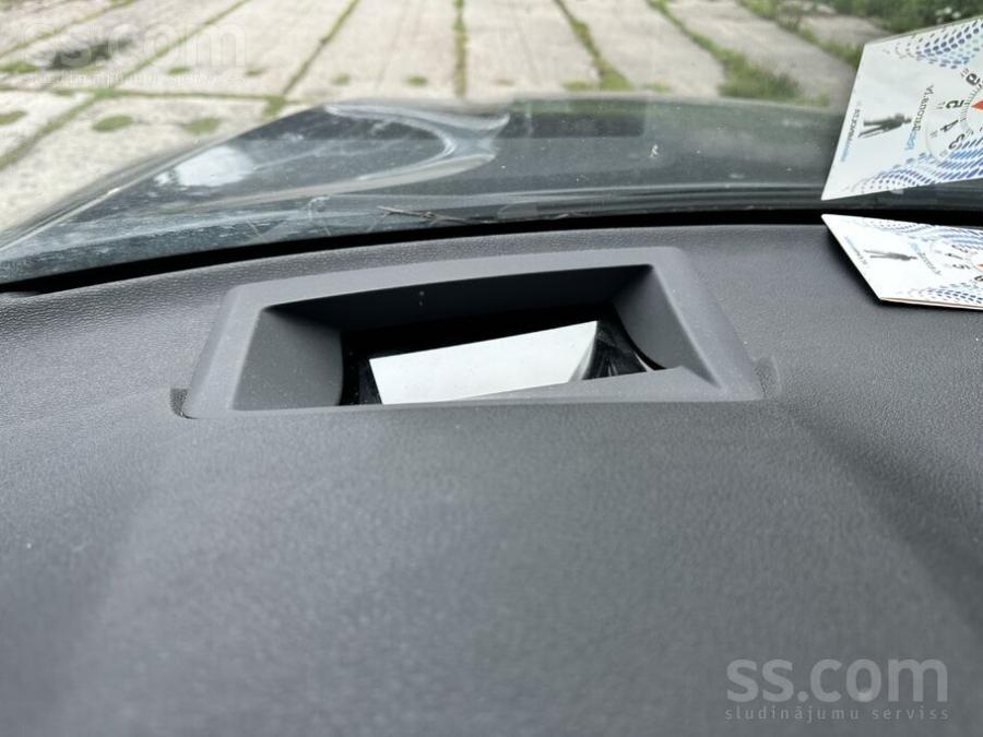 Blue BMW X5 2008 in Riga, with an engine capacity of 3.00 L and mileage of 319 thousand km for 7999 €, photo 13 on AUTOMOTO.COM.LV