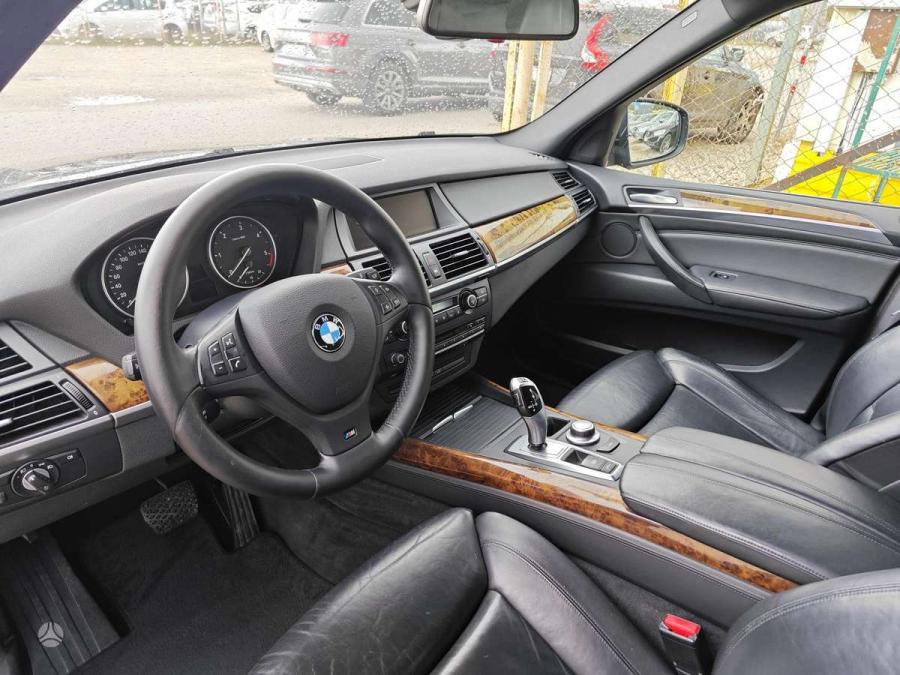 Zils BMW X5 2008 Viļņa, ar dzinēja tilpumu 2.99 L un nobraukumu 264 tūkst. km par 8690 €, foto 15 vietnē AUTOMOTO.COM.LV