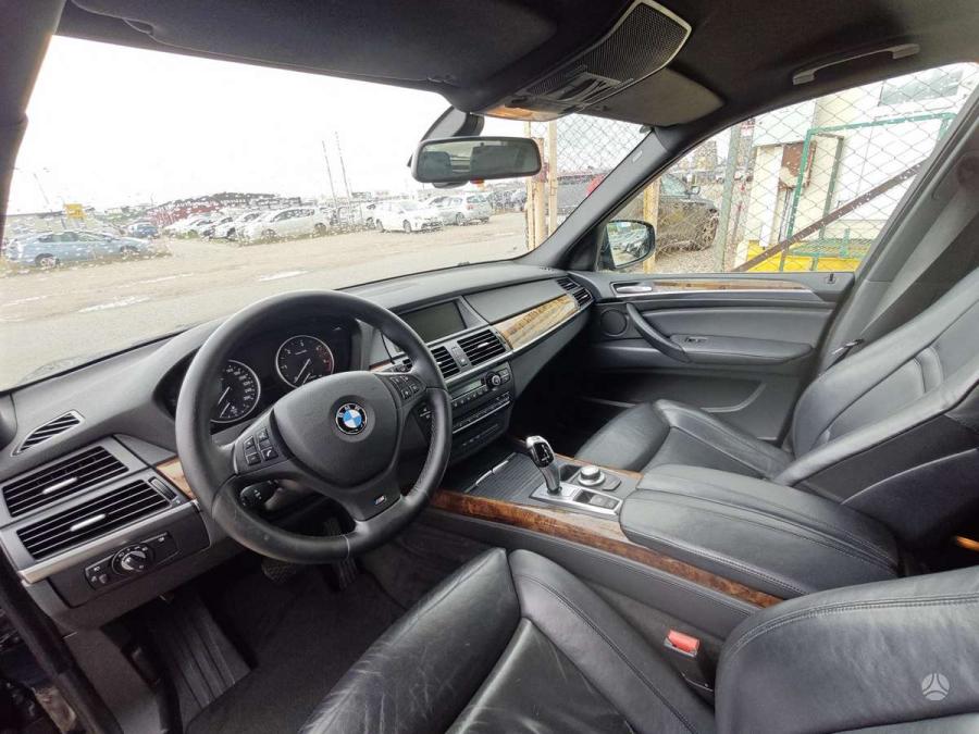 Zils BMW X5 2008 Viļņa, ar dzinēja tilpumu 2.99 L un nobraukumu 264 tūkst. km par 8690 €, foto 16 vietnē AUTOMOTO.COM.LV