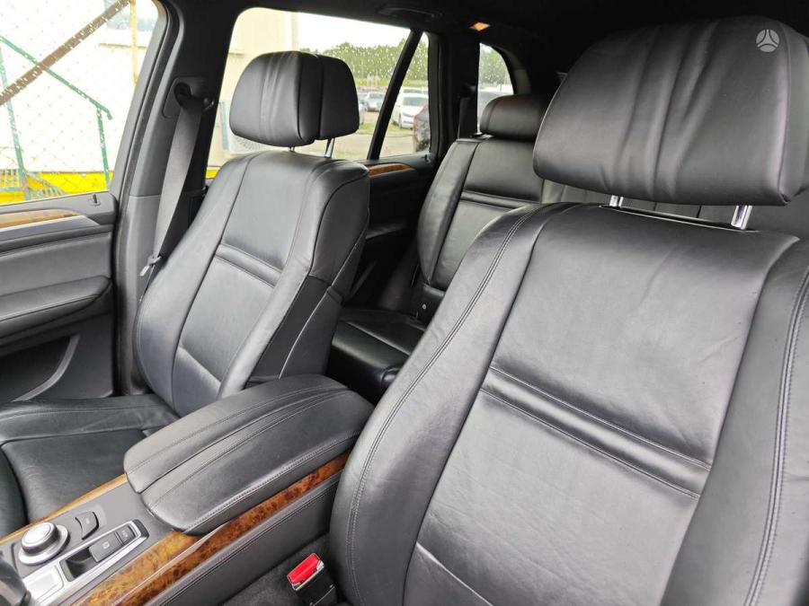 Zils BMW X5 2008 Viļņa, ar dzinēja tilpumu 2.99 L un nobraukumu 264 tūkst. km par 8690 €, foto 19 vietnē AUTOMOTO.COM.LV