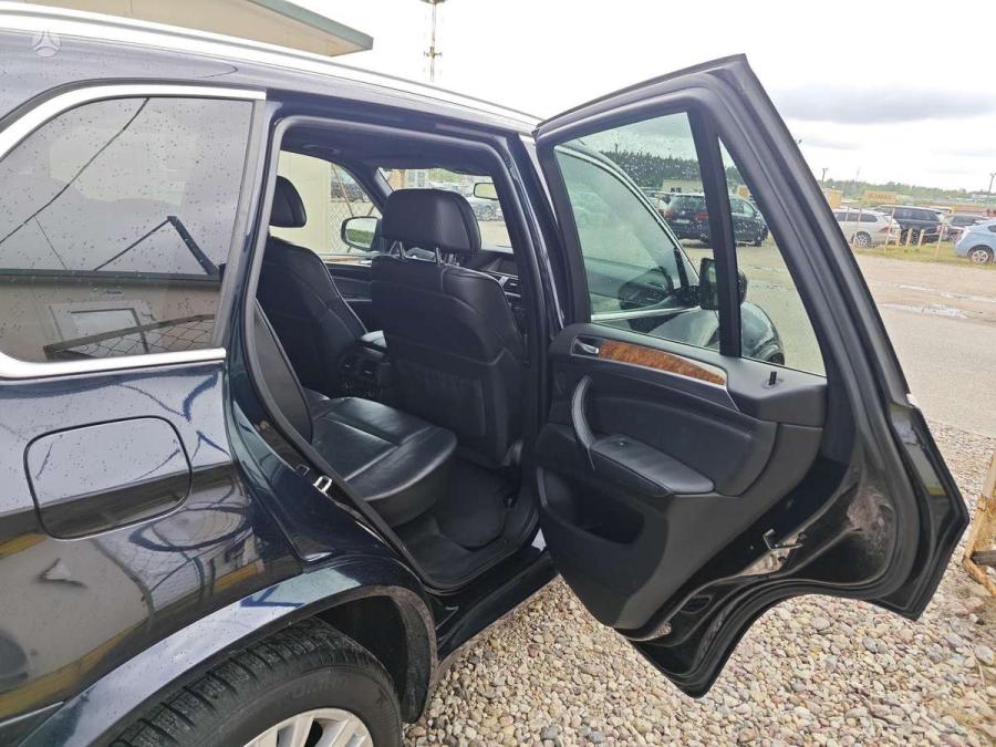 Zils BMW X5 2008 Viļņa, ar dzinēja tilpumu 2.99 L un nobraukumu 264 tūkst. km par 8690 €, foto 27 vietnē AUTOMOTO.COM.LV