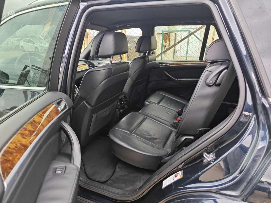 Zils BMW X5 2008 Viļņa, ar dzinēja tilpumu 2.99 L un nobraukumu 264 tūkst. km par 8690 €, foto 28 vietnē AUTOMOTO.COM.LV