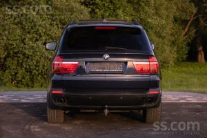 Blue BMW X5 2008 in Jelgava, with an engine capacity of 3.00 L and mileage of 252 thousand km for 8850 €, photo 5 on AUTOMOTO.COM.LV