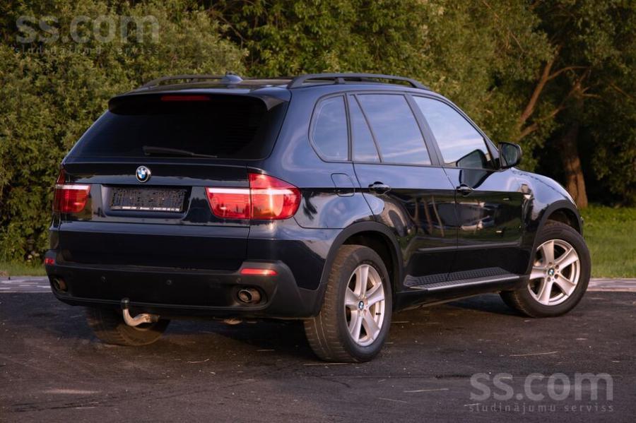 Blue BMW X5 2008 in Jelgava, with an engine capacity of 3.00 L and mileage of 252 thousand km for 8850 €, photo 6 on AUTOMOTO.COM.LV