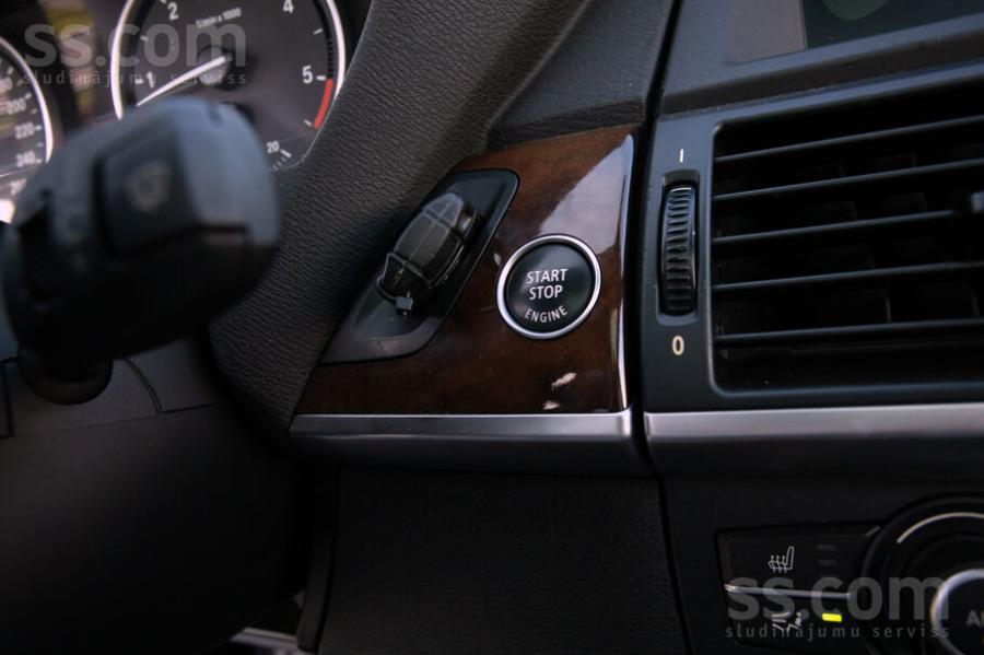 Blue BMW X5 2008 in Jelgava, with an engine capacity of 3.00 L and mileage of 252 thousand km for 8850 €, photo 12 on AUTOMOTO.COM.LV