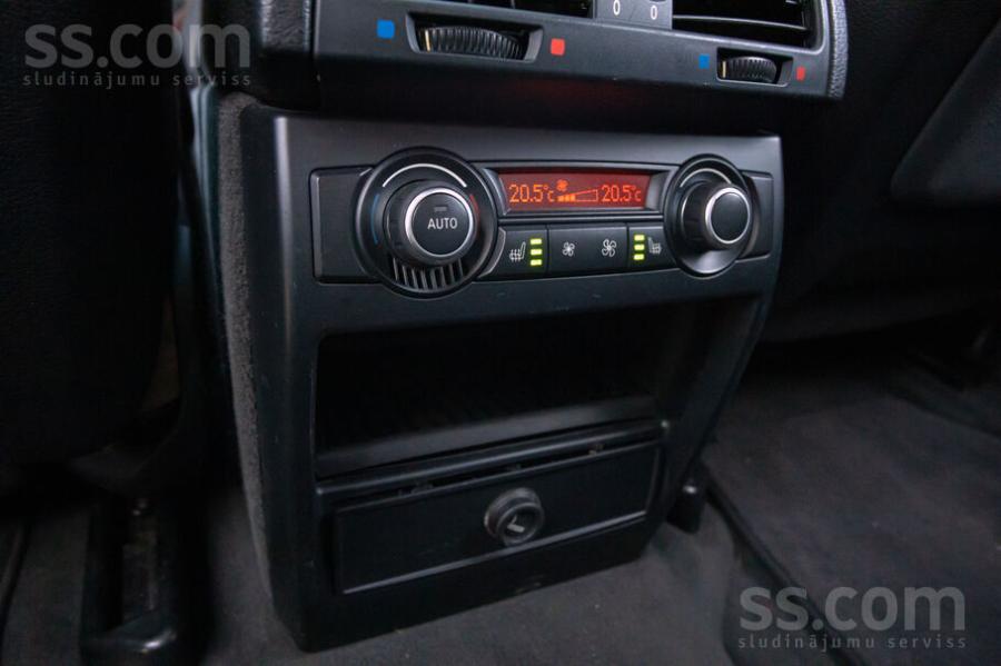 Blue BMW X5 2008 in Jelgava, with an engine capacity of 3.00 L and mileage of 252 thousand km for 8850 €, photo 17 on AUTOMOTO.COM.LV