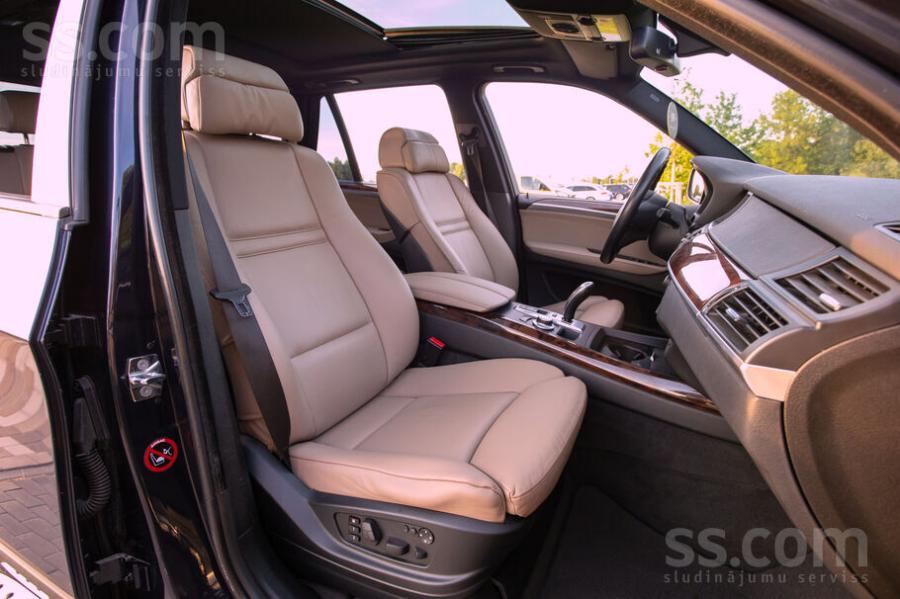 Blue BMW X5 2008 in Jelgava, with an engine capacity of 3.00 L and mileage of 252 thousand km for 8850 €, photo 19 on AUTOMOTO.COM.LV