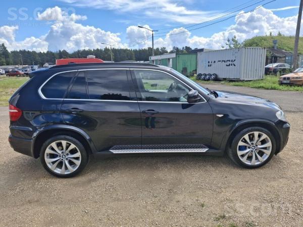 Blue BMW X5 2008 in Riga, with an engine capacity of 3.00 L and mileage of 309 thousand km for 9995 €, photo 5 on AUTOMOTO.COM.LV