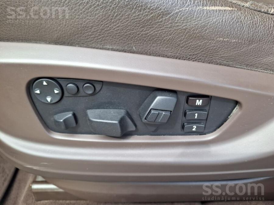 Zils BMW X5 2008 Rīga, ar dzinēja tilpumu 3.00 L un nobraukumu 309 tūkst. km par 9995 €, foto 9 vietnē AUTOMOTO.COM.LV