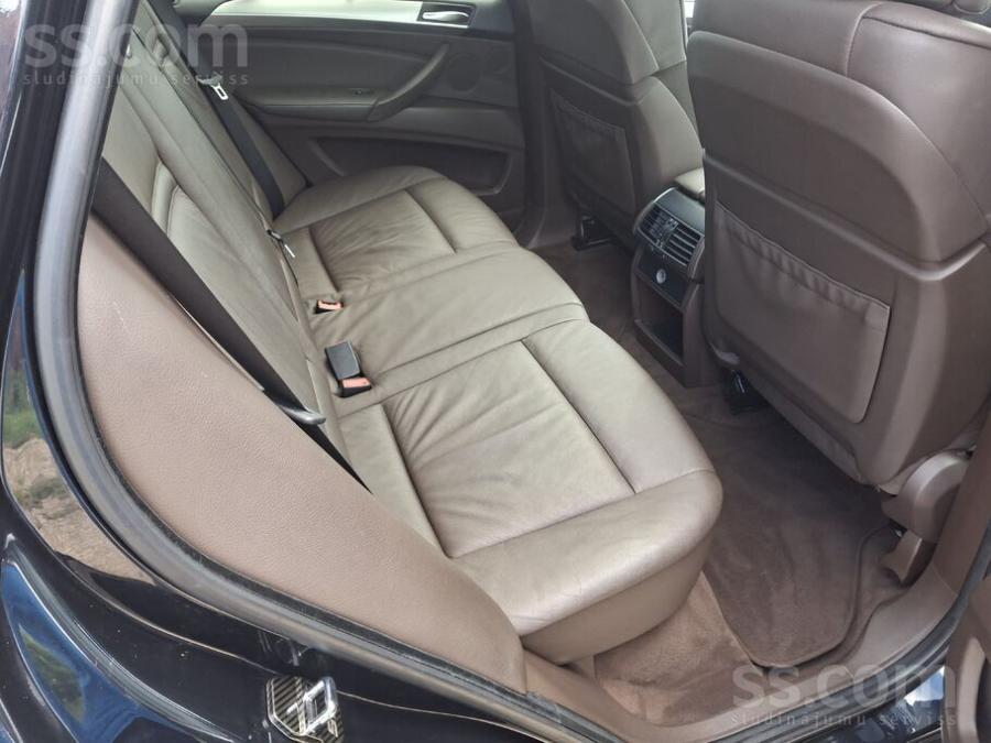 Zils BMW X5 2008 Rīga, ar dzinēja tilpumu 3.00 L un nobraukumu 309 tūkst. km par 9995 €, foto 15 vietnē AUTOMOTO.COM.LV