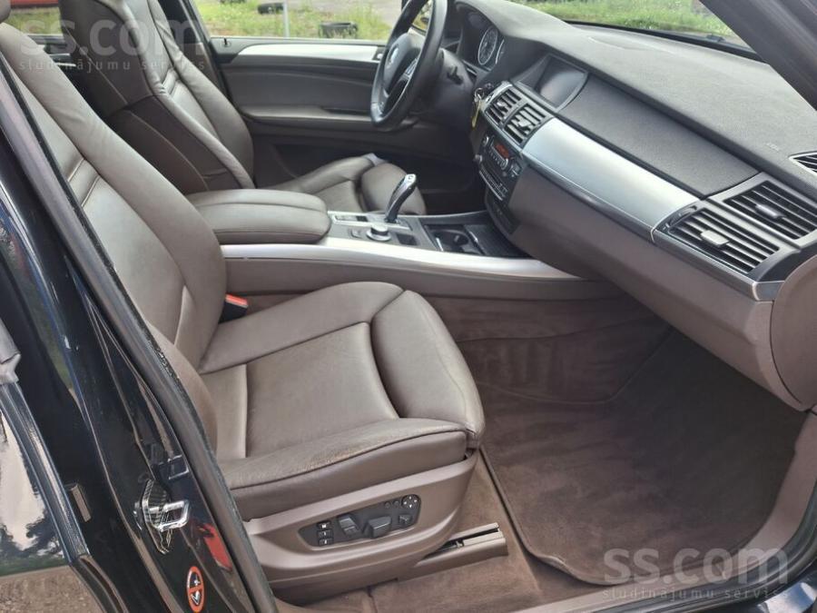 Zils BMW X5 2008 Rīga, ar dzinēja tilpumu 3.00 L un nobraukumu 309 tūkst. km par 9995 €, foto 16 vietnē AUTOMOTO.COM.LV