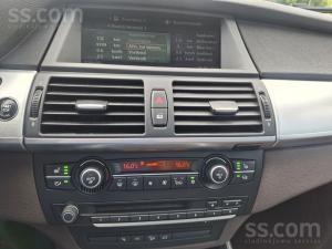 Zils BMW X5 2008 Rīga, ar dzinēja tilpumu 3.00 L un nobraukumu 309 tūkst. km par 9995 €, foto 19 vietnē AUTOMOTO.COM.LV