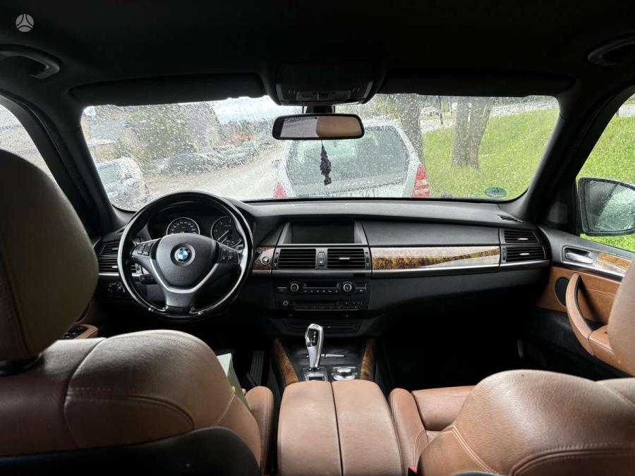 Zils BMW X5 2008 Alīta, ar dzinēja tilpumu 2.99 L un nobraukumu 350 tūkst. km par 5200 €, foto 6 vietnē AUTOMOTO.COM.LV