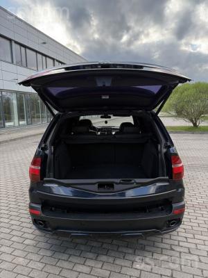 Zils BMW X5 2008 Rīga, ar dzinēja tilpumu 3.00 L un nobraukumu 322 tūkst. km par 8999 €, foto 19 vietnē AUTOMOTO.COM.LV