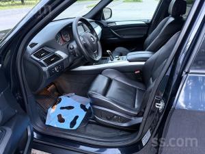 Blue BMW X5 2008 in Ogre, with an engine capacity of 3.00 L and mileage of 257 thousand km for 9499 €, photo 11 on AUTOMOTO.COM.LV