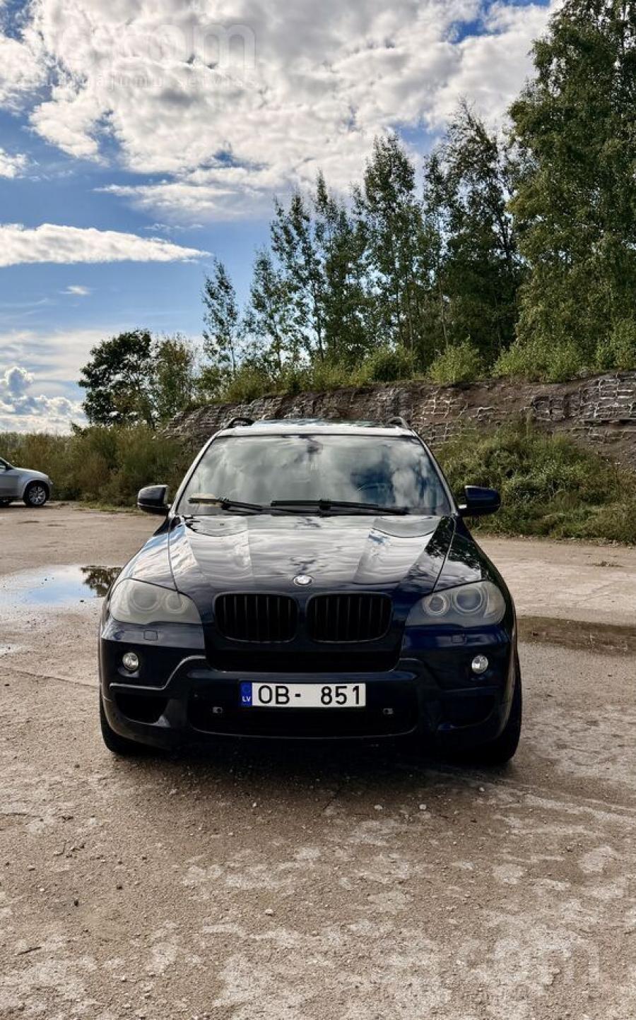 Blue BMW X5 2008 in Riga, with an engine capacity of 3.00 L and mileage of 418 thousand km for 9500 €, photo 1 on AUTOMOTO.COM.LV