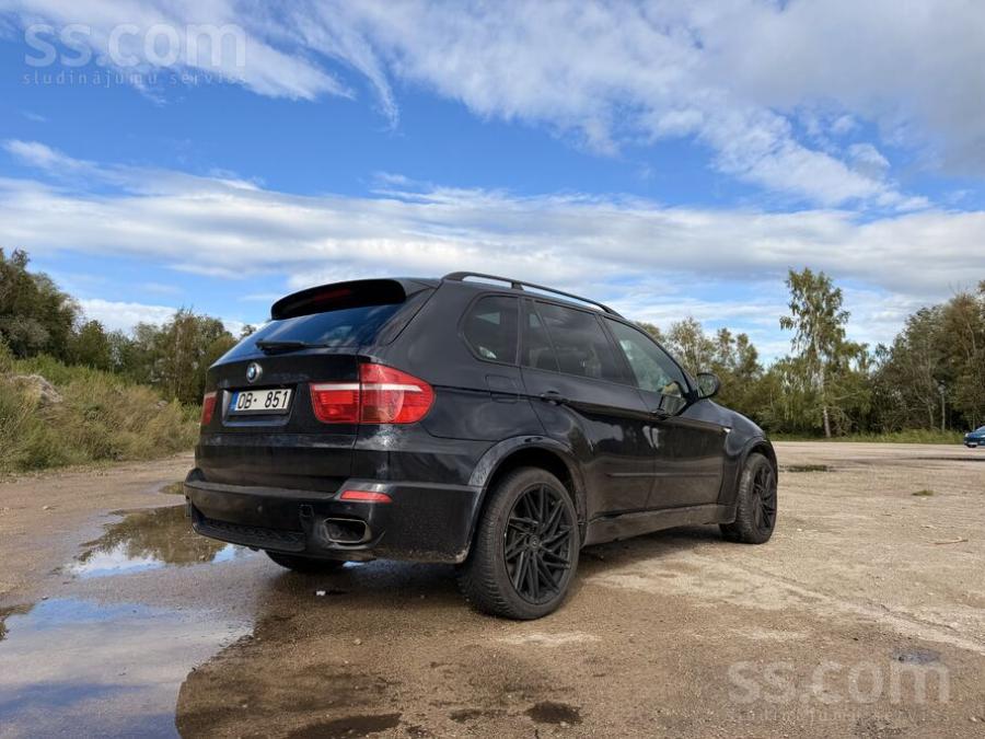 Blue BMW X5 2008 in Riga, with an engine capacity of 3.00 L and mileage of 418 thousand km for 9500 €, photo 5 on AUTOMOTO.COM.LV