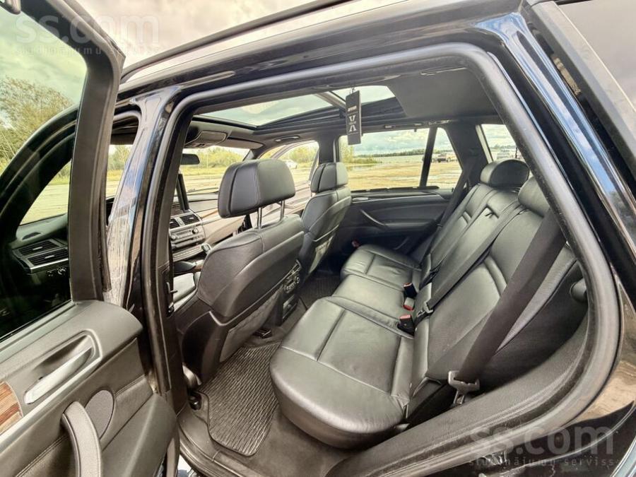 Blue BMW X5 2008 in Riga, with an engine capacity of 3.00 L and mileage of 418 thousand km for 9500 €, photo 9 on AUTOMOTO.COM.LV