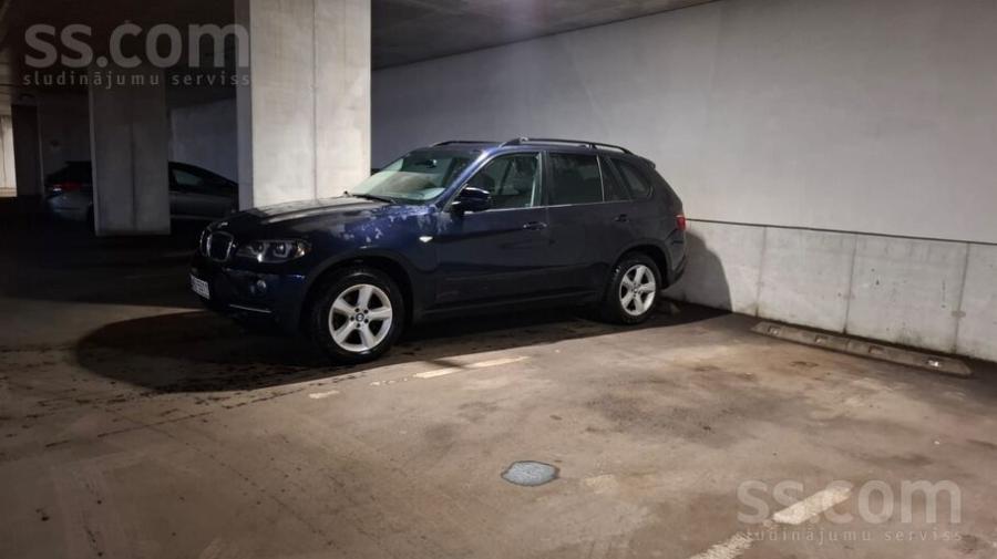 Blue BMW X5 2009 in Riga, with an engine capacity of 3.00 L and mileage of 251 thousand km for 9200 €, photo 22 on AUTOMOTO.COM.LV