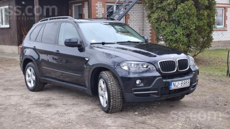 Blue BMW X5 2009 in Riga, with an engine capacity of 3.00 L and mileage of 251 thousand km for 8900 €, photo 1 on AUTOMOTO.COM.LV