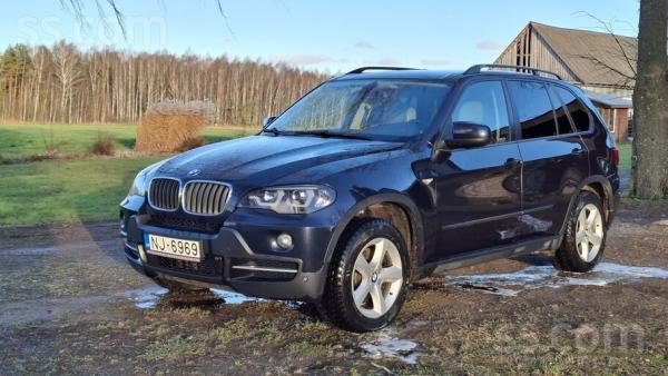 Blue BMW X5 2009 in Bauska, with an engine capacity of 3.00 L and mileage of 251 thousand km for 8900 €, photo 3 on AUTOMOTO.COM.LV