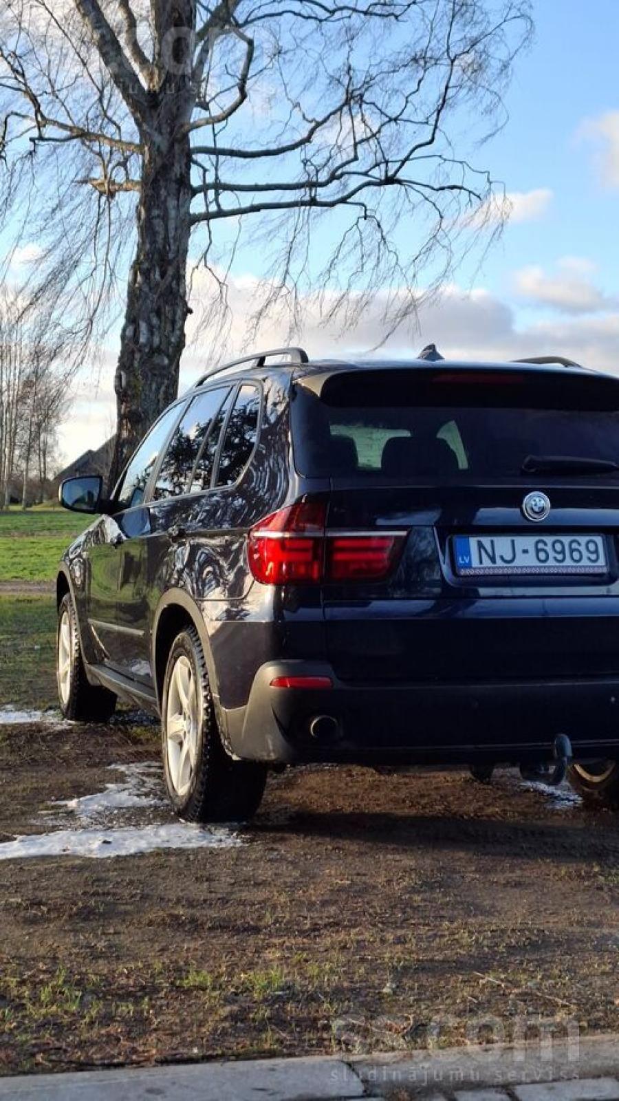 Blue BMW X5 2009 in Bauska, with an engine capacity of 3.00 L and mileage of 251 thousand km for 8900 €, photo 6 on AUTOMOTO.COM.LV