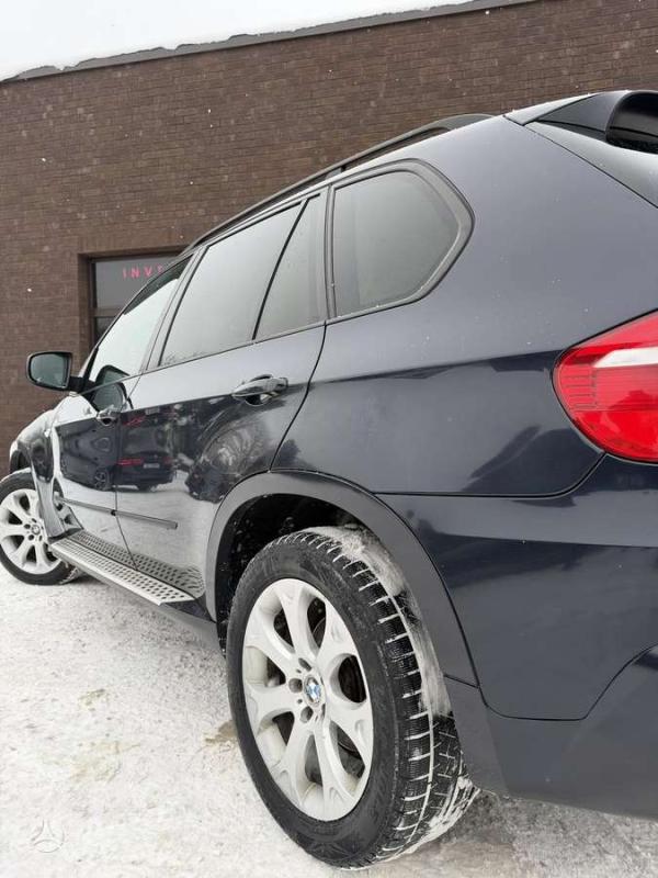 Zils BMW X5 2009 Kaišiadorys, ar dzinēja tilpumu 3.00 L un nobraukumu 321 tūkst. km par 7250 €, foto 6 vietnē AUTOMOTO.COM.LV