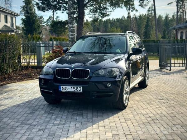 Blue BMW X5 2009 in Riga, with an engine capacity of 3.00 L and mileage of 369 thousand km for 8500 €, photo 2 on AUTOMOTO.COM.LV