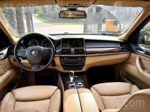 Zils BMW X5 2009 Rīga, ar dzinēja tilpumu 3.00 L un nobraukumu 369 tūkst. km par 8500 €, foto 4 vietnē AUTOMOTO.COM.LV