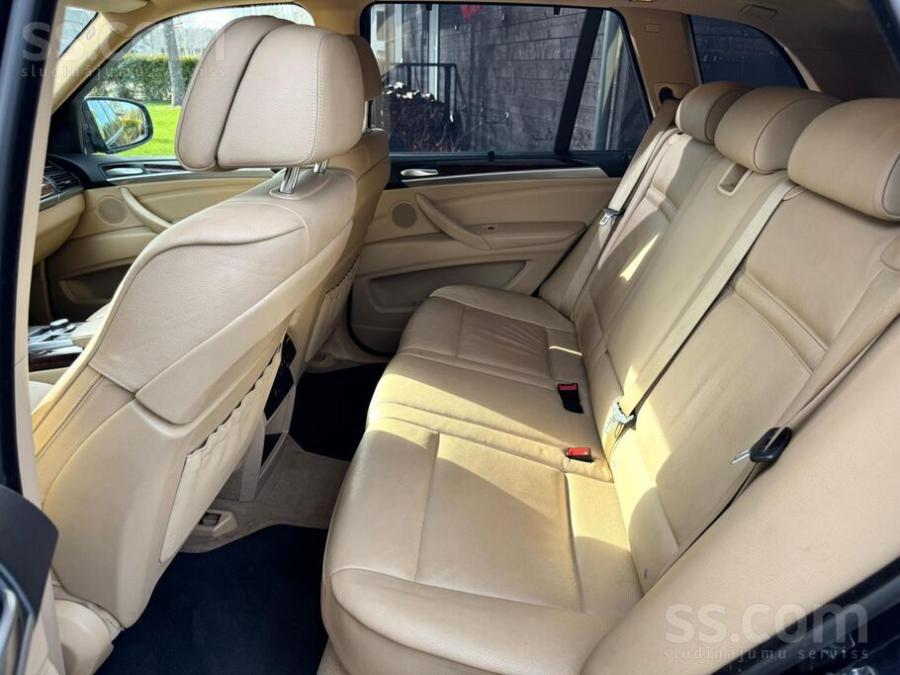 Zils BMW X5 2009 Rīga, ar dzinēja tilpumu 3.00 L un nobraukumu 369 tūkst. km par 8500 €, foto 6 vietnē AUTOMOTO.COM.LV