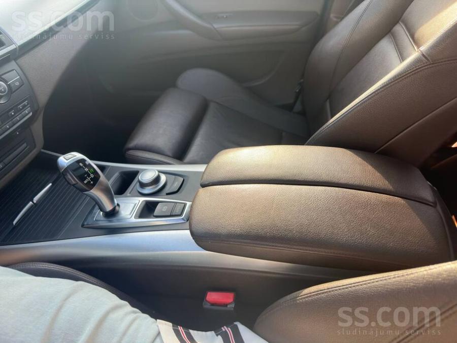 Zils BMW X5 2009 Rēzekne, ar dzinēja tilpumu 3.00 L un nobraukumu 340 tūkst. km par 8299 €, foto 11 vietnē AUTOMOTO.COM.LV
