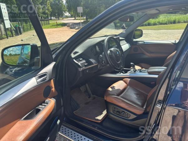 Blue BMW X5 2009 in Kuldiga, with an engine capacity of 3.00 L and mileage of 347 thousand km for 9000 €, photo 8 on AUTOMOTO.COM.LV