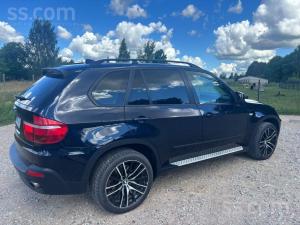 Zils BMW X5 2009 Kuldīga, ar dzinēja tilpumu 3.00 L un nobraukumu 347 tūkst. km par 9000 €, foto 4 vietnē AUTOMOTO.COM.LV