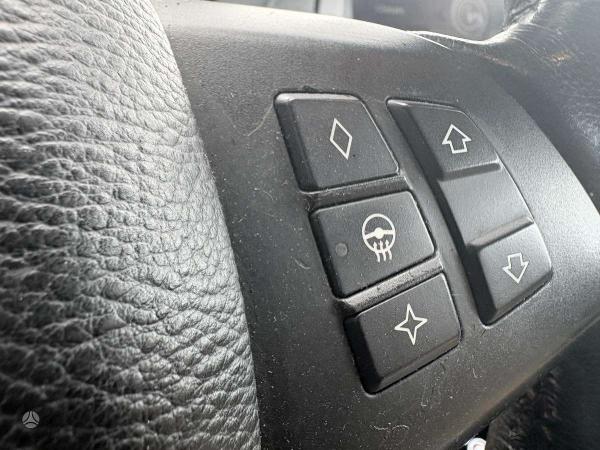 Blue BMW X5 2009 in Jonava, with an engine capacity of 3.00 L and mileage of 258 thousand km for 5200 €, photo 9 on AUTOMOTO.COM.LV
