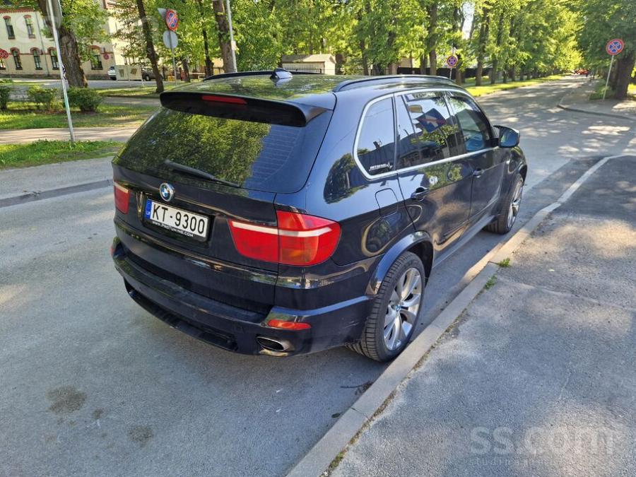 Zils BMW X5 2009 Rīga, ar dzinēja tilpumu 3.00 L un nobraukumu 270 tūkst. km par 8450 €, foto 4 vietnē AUTOMOTO.COM.LV