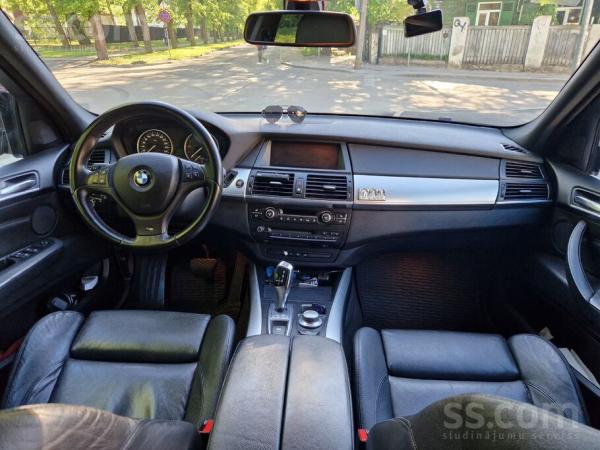Zils BMW X5 2009 Rīga, ar dzinēja tilpumu 3.00 L un nobraukumu 270 tūkst. km par 8450 €, foto 5 vietnē AUTOMOTO.COM.LV