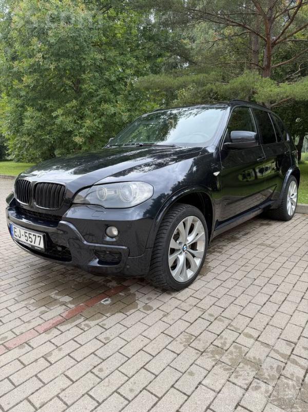 Zils BMW X5 2009 Ogre, ar dzinēja tilpumu 3.00 L un nobraukumu 287 tūkst. km par 8900 €, foto 1 vietnē AUTOMOTO.COM.LV