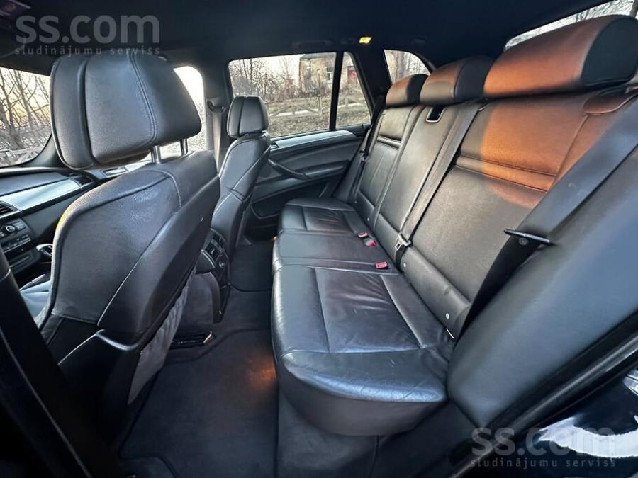 Zils BMW X5 2009 Ogre, ar dzinēja tilpumu 3.00 L un nobraukumu 287 tūkst. km par 8900 €, foto 12 vietnē AUTOMOTO.COM.LV