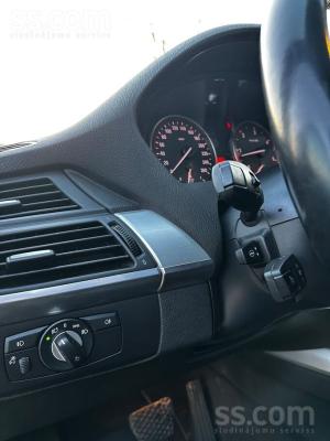 Zils BMW X5 2009 Ogre, ar dzinēja tilpumu 3.00 L un nobraukumu 287 tūkst. km par 8900 €, foto 13 vietnē AUTOMOTO.COM.LV