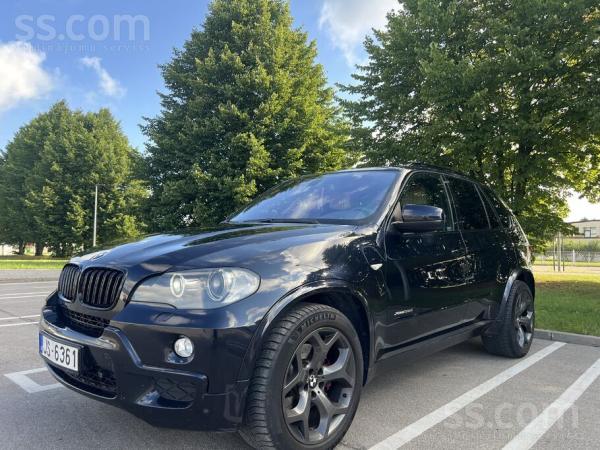 Blue BMW X5 2009 in Riga, with an engine capacity of 3.00 L and mileage of 369 thousand km for 9500 €, photo 1 on AUTOMOTO.COM.LV