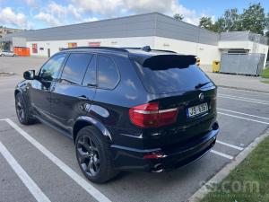 Blue BMW X5 2009 in Riga, with an engine capacity of 3.00 L and mileage of 369 thousand km for 9500 €, photo 5 on AUTOMOTO.COM.LV