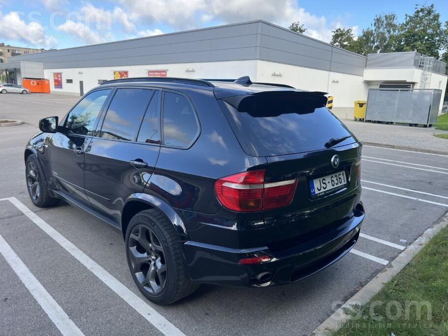 Blue BMW X5 2009 in Riga, with an engine capacity of 3.00 L and mileage of 369 thousand km for 9500 €, photo 5 on AUTOMOTO.COM.LV