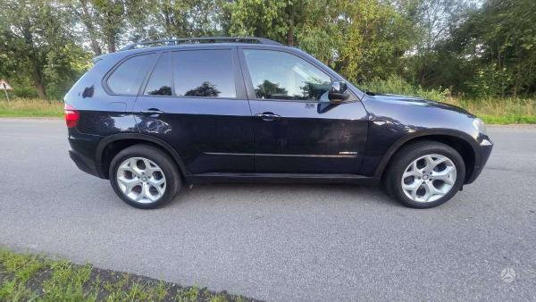 Blue BMW X5 2009 in Kaunas, with an engine capacity of 3.00 L and mileage of 313 thousand km for 7950 €, photo 8 on AUTOMOTO.COM.LV