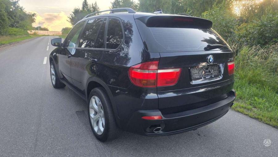 Blue BMW X5 2009 in Kaunas, with an engine capacity of 3.00 L and mileage of 313 thousand km for 7250 €, photo 10 on AUTOMOTO.COM.LV
