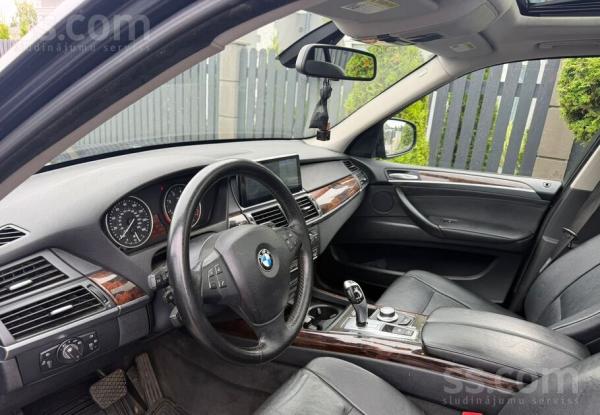 Blue BMW X5 2009 in Riga, with an engine capacity of 3.00 L and mileage of 350 thousand km for 4500 €, photo 3 on AUTOMOTO.COM.LV