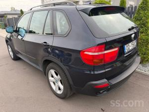 Zils BMW X5 2009 Rīga, ar dzinēja tilpumu 3.00 L un nobraukumu 350 tūkst. km par 4500 €, foto 4 vietnē AUTOMOTO.COM.LV