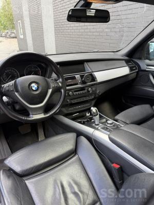Zils BMW X5 2009 Rīga, ar dzinēja tilpumu 3.00 L un nobraukumu 263 tūkst. km par 8600 €, foto 12 vietnē AUTOMOTO.COM.LV