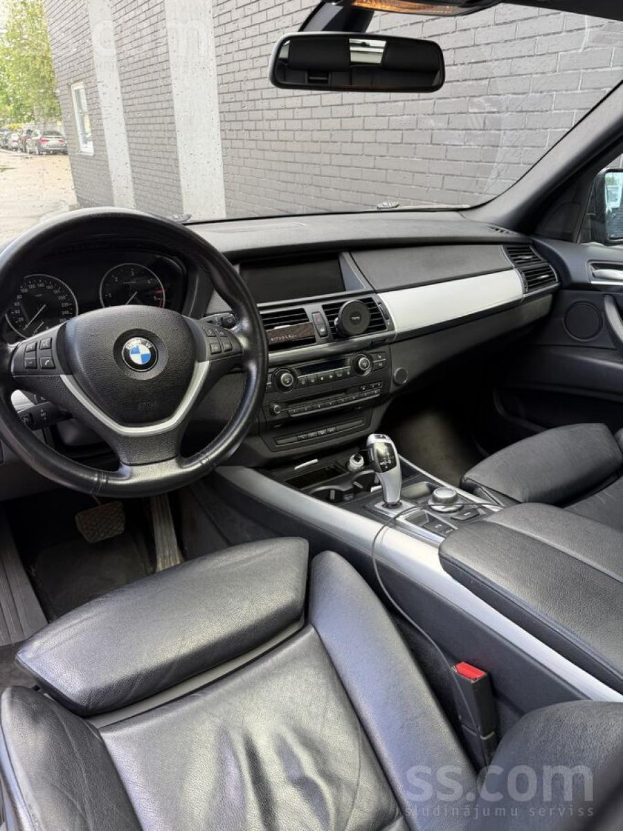 Zils BMW X5 2009 Rīga, ar dzinēja tilpumu 3.00 L un nobraukumu 263 tūkst. km par 8600 €, foto 12 vietnē AUTOMOTO.COM.LV